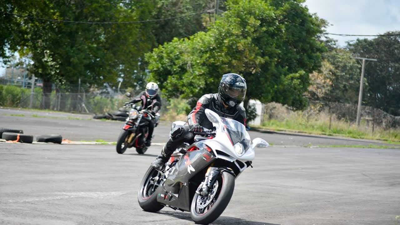 Venez rouler votre moto sur le circuit d’Anjalay Coopen
