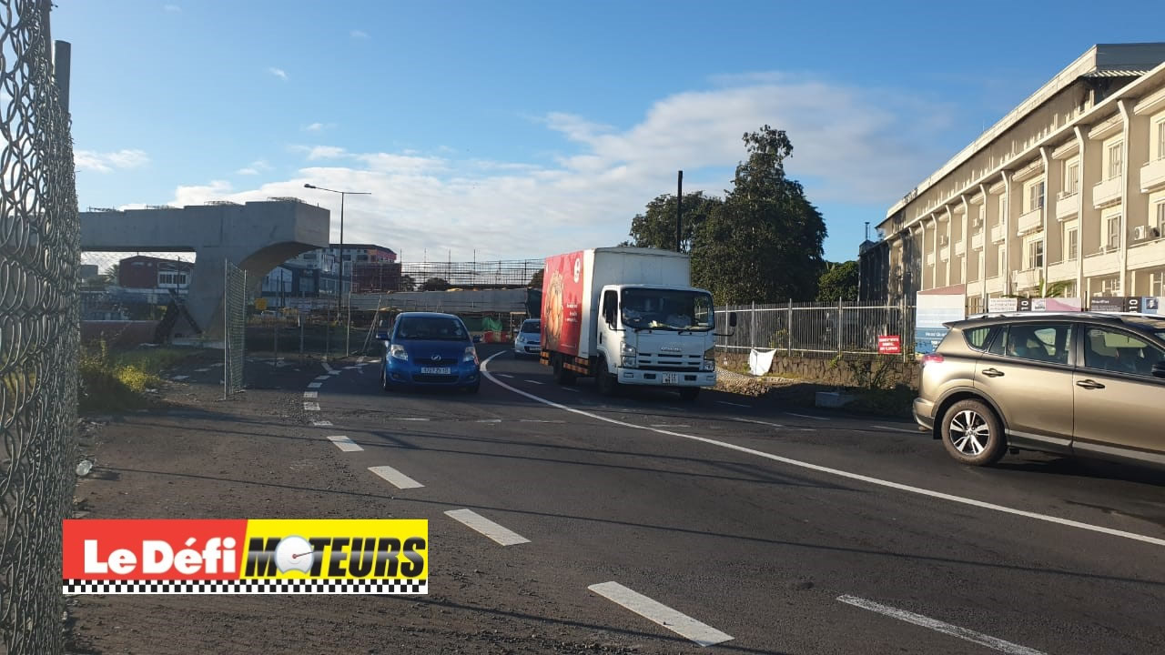 trafic routier route rond-point de Pont Fer Phoenix logo • Défi Moteurs